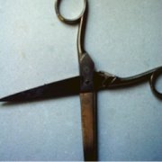 How To Use Buttonhole Scissors? - TextileTuts