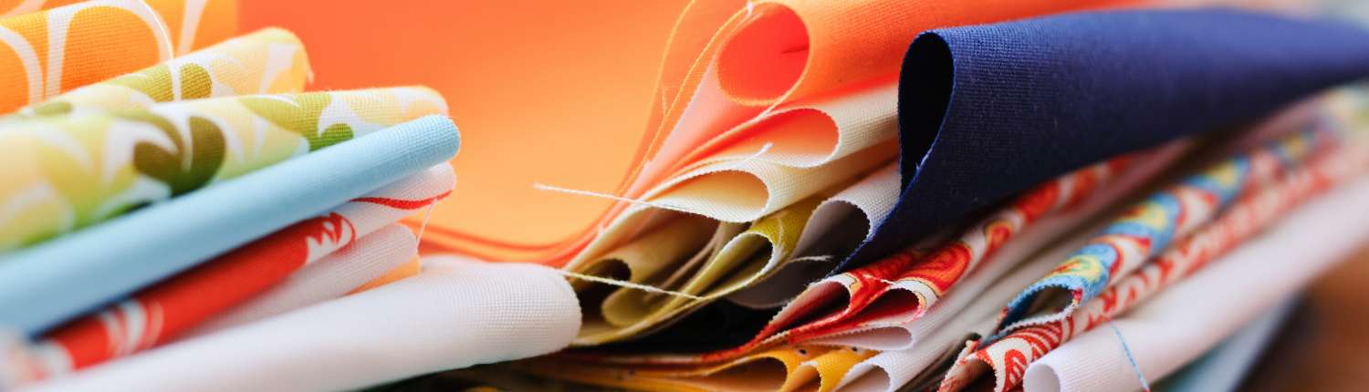 Spray Basting Vs. Pinning: Which Is Better For Quilting? - TextileTuts